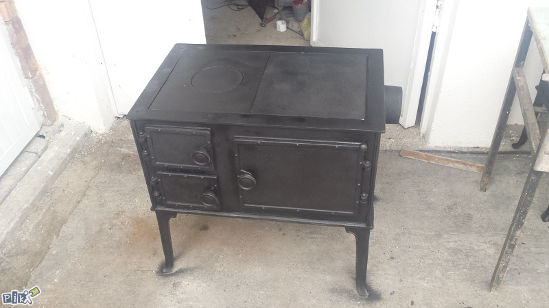 GUSANA PEĆ sa rernom i šamotnim ložištem - Peći na drva - OLX.ba