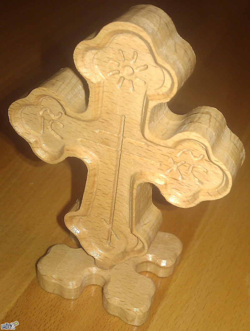 Drveni krst sa postoljem - Praznične dekoracije - OLX.ba